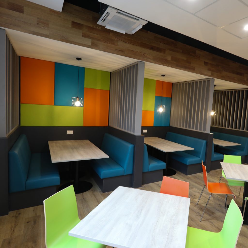 1812 QESFC CAFE BOOTHS SQ – 2H ARCHITECTURE